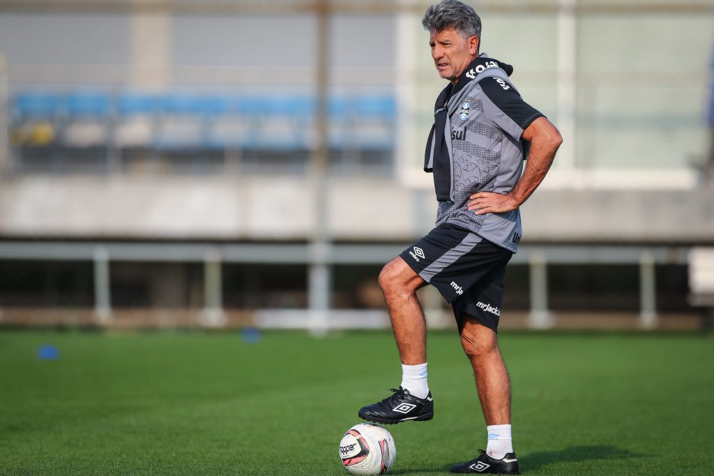 Edilson treina normalmente e Renato encaminha time para o domingo ...